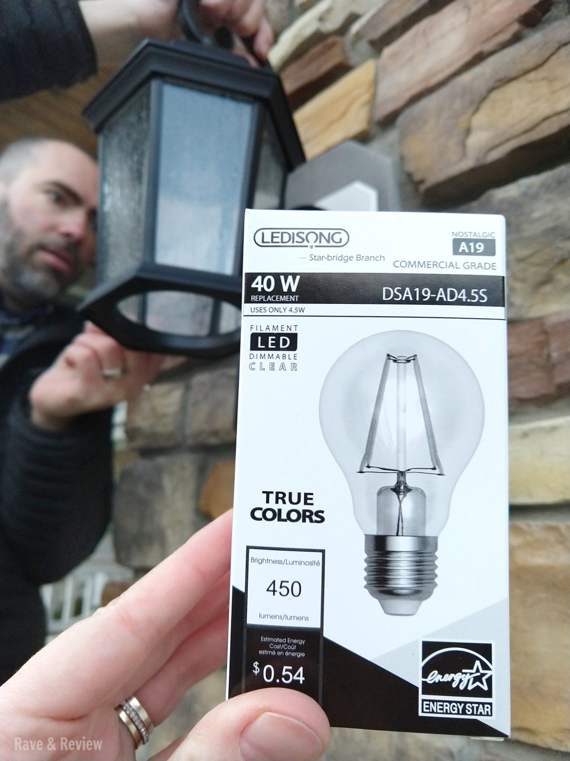 MAXIMUS Smart Security Light: all-in-one light and camera - Rave & Review