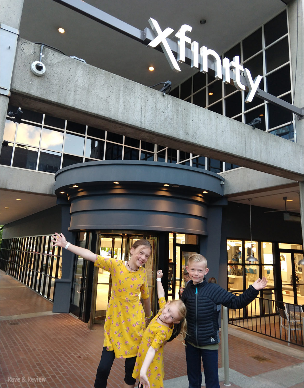 Explore, engage, and experience the new Xfinity store at Bellevue ...