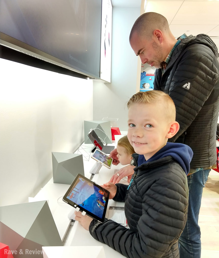 Interactive Living Computers pop-up at Xfinity Bellevue - Rave & Review