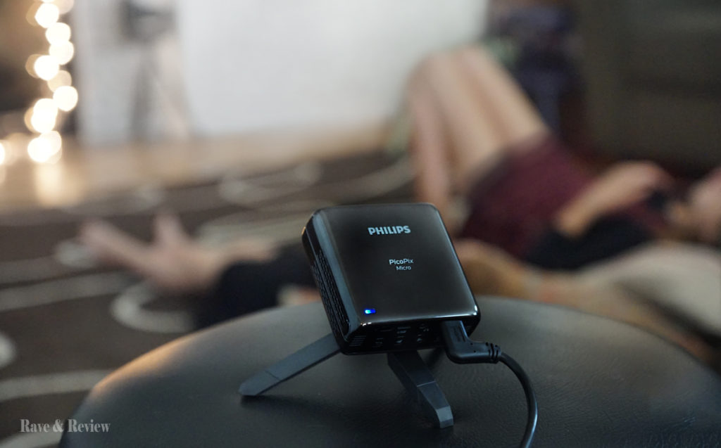 Go micro with the Philips PicoPix Micro PPX320 Wireless DLP Projector ...